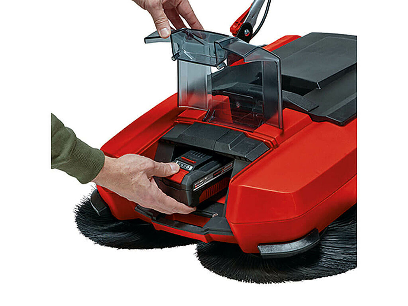 The Einhell cordless sweeper in test conditions | Einhell Blog